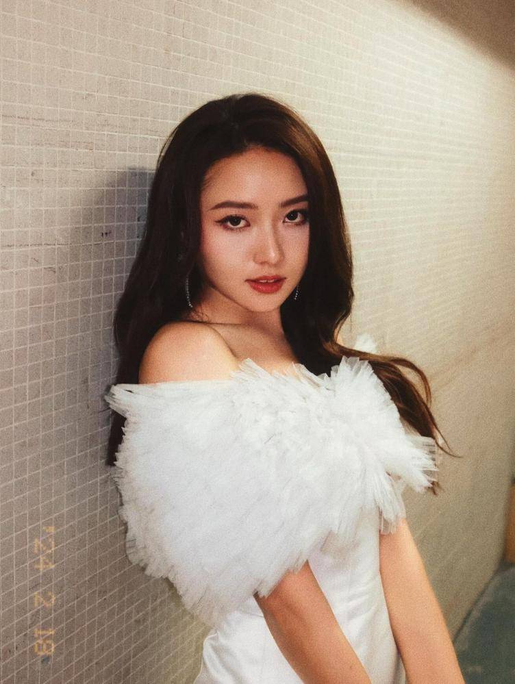 戴祖儀IG曬14歲舊照鼓勵DSE考生 網民讚「女大十八變」超可愛